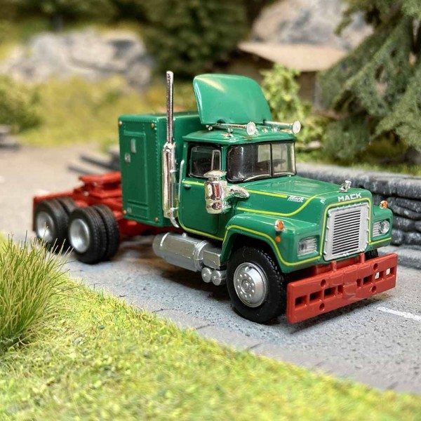 Mack RS700 verde y rojo - Modelismo naval, Aeromodelismo, Trenes, Slot ...